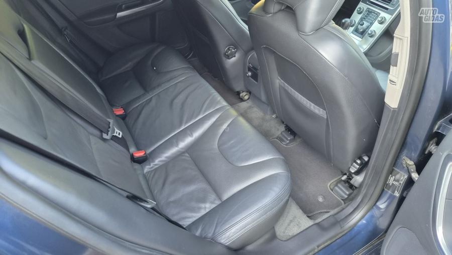 Zils Volvo V60 2011 Kauņa, ar dzinēja tilpumu 2.00 L un nobraukumu 335 tūkst. km par 4850 €, foto 14 vietnē AUTOMOTO.COM.LV