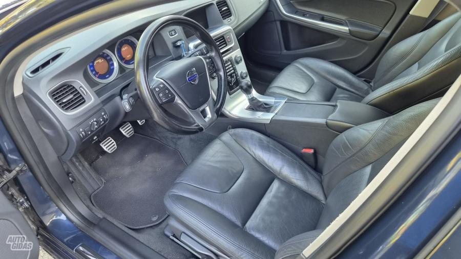 Zils Volvo V60 2011 Kauņa, ar dzinēja tilpumu 2.00 L un nobraukumu 335 tūkst. km par 4850 €, foto 16 vietnē AUTOMOTO.COM.LV