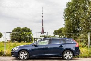 Zils Volvo V60 2011 Rīga, ar dzinēja tilpumu 2.40 L un nobraukumu 330 tūkst. km par 6590 €, foto 5 vietnē AUTOMOTO.COM.LV