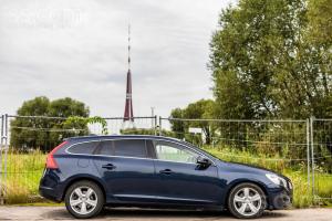 Zils Volvo V60 2011 Rīga, ar dzinēja tilpumu 2.40 L un nobraukumu 330 tūkst. km par 6590 €, foto 6 vietnē AUTOMOTO.COM.LV