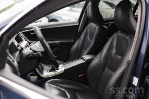 Zils Volvo V60 2011 Rīga, ar dzinēja tilpumu 2.40 L un nobraukumu 330 tūkst. km par 6590 €, foto 13 vietnē AUTOMOTO.COM.LV