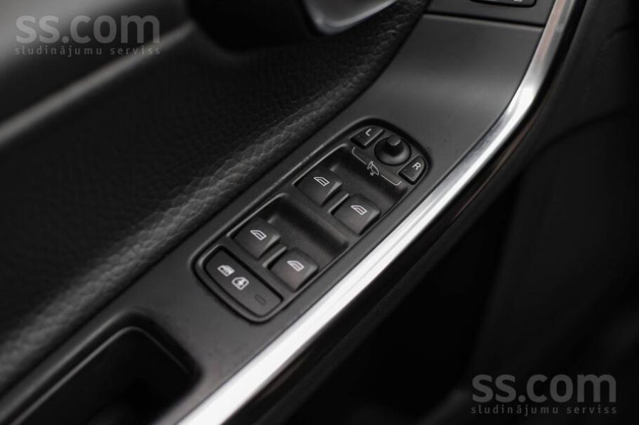 Zils Volvo V60 2011 Rīga, ar dzinēja tilpumu 2.40 L un nobraukumu 330 tūkst. km par 6590 €, foto 17 vietnē AUTOMOTO.COM.LV