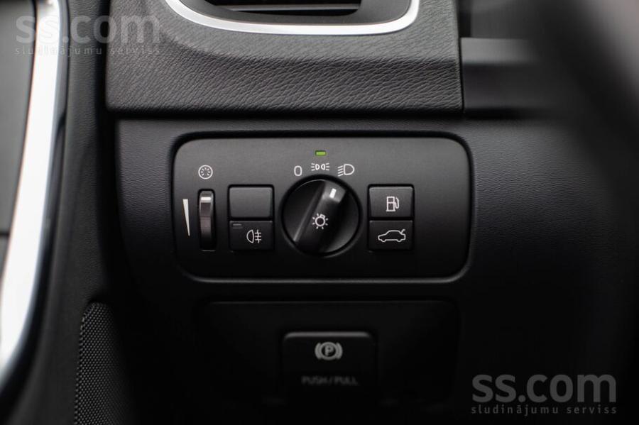 Zils Volvo V60 2011 Rīga, ar dzinēja tilpumu 2.40 L un nobraukumu 330 tūkst. km par 6590 €, foto 18 vietnē AUTOMOTO.COM.LV