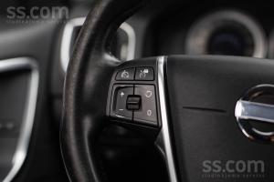 Zils Volvo V60 2011 Rīga, ar dzinēja tilpumu 2.40 L un nobraukumu 330 tūkst. km par 6590 €, foto 19 vietnē AUTOMOTO.COM.LV
