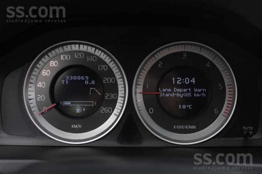 Zils Volvo V60 2011 Rīga, ar dzinēja tilpumu 2.40 L un nobraukumu 330 tūkst. km par 6590 €, foto 21 vietnē AUTOMOTO.COM.LV