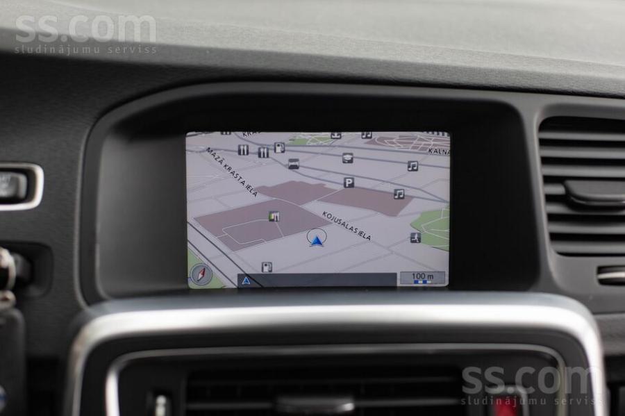 Zils Volvo V60 2011 Rīga, ar dzinēja tilpumu 2.40 L un nobraukumu 330 tūkst. km par 6590 €, foto 23 vietnē AUTOMOTO.COM.LV