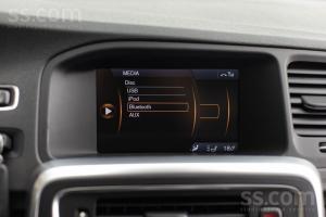 Zils Volvo V60 2011 Rīga, ar dzinēja tilpumu 2.40 L un nobraukumu 330 tūkst. km par 6590 €, foto 24 vietnē AUTOMOTO.COM.LV