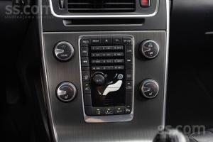 Zils Volvo V60 2011 Rīga, ar dzinēja tilpumu 2.40 L un nobraukumu 330 tūkst. km par 6590 €, foto 26 vietnē AUTOMOTO.COM.LV