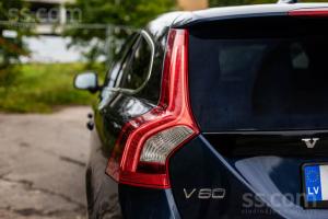 Zils Volvo V60 2011 Rīga, ar dzinēja tilpumu 2.40 L un nobraukumu 330 tūkst. km par 6590 €, foto 31 vietnē AUTOMOTO.COM.LV