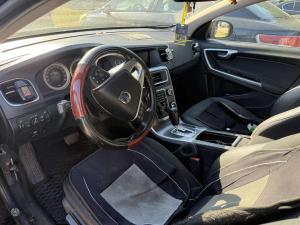 Blue Volvo V60 2011 in Vilnius, with an engine capacity of 1.98 L and mileage of 389 thousand km for 3900 €, photo 7 on AUTOMOTO.COM.LV