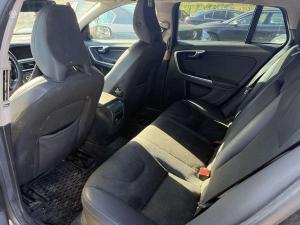Blue Volvo V60 2011 in Vilnius, with an engine capacity of 1.98 L and mileage of 389 thousand km for 3900 €, photo 8 on AUTOMOTO.COM.LV