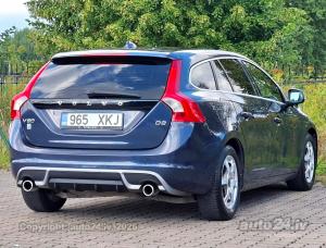 Zils Volvo V60 2011 Tartu, ar dzinēja tilpumu 2.00 L un nobraukumu 0 tūkst. km par 4999 €, foto 4 vietnē AUTOMOTO.COM.LV
