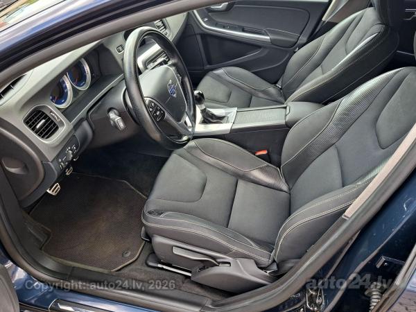 Zils Volvo V60 2011 Tartu, ar dzinēja tilpumu 2.00 L un nobraukumu 0 tūkst. km par 4999 €, foto 8 vietnē AUTOMOTO.COM.LV