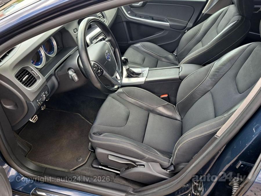 Zils Volvo V60 2011 Tartu, ar dzinēja tilpumu 2.00 L un nobraukumu 0 tūkst. km par 4999 €, foto 8 vietnē AUTOMOTO.COM.LV