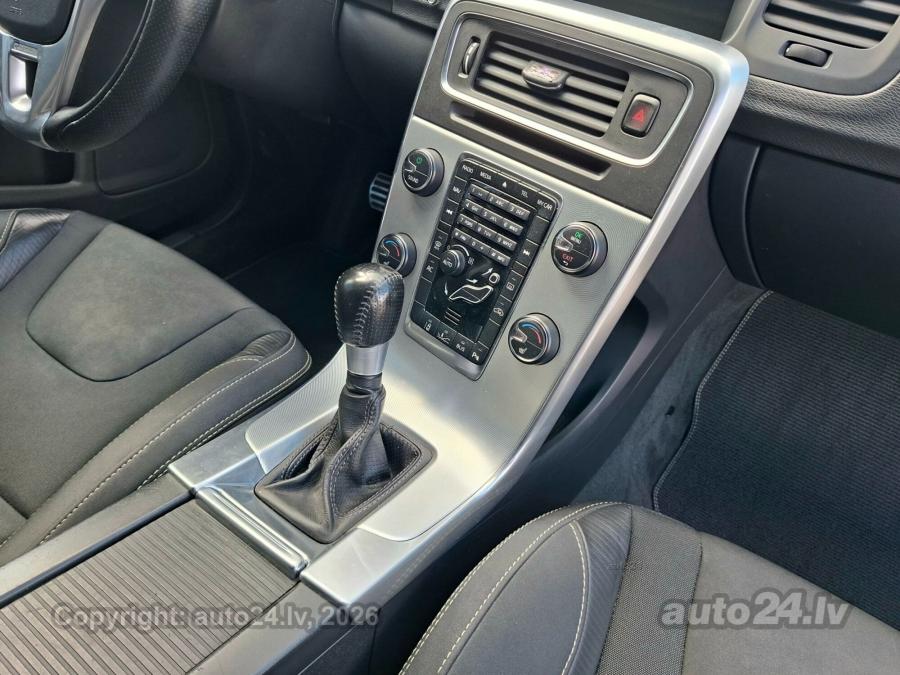 Zils Volvo V60 2011 Tartu, ar dzinēja tilpumu 2.00 L un nobraukumu 0 tūkst. km par 4999 €, foto 17 vietnē AUTOMOTO.COM.LV
