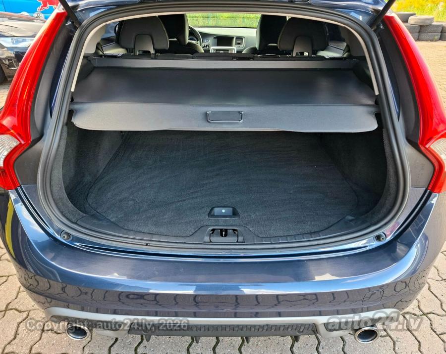 Zils Volvo V60 2011 Tartu, ar dzinēja tilpumu 2.00 L un nobraukumu 0 tūkst. km par 4999 €, foto 19 vietnē AUTOMOTO.COM.LV