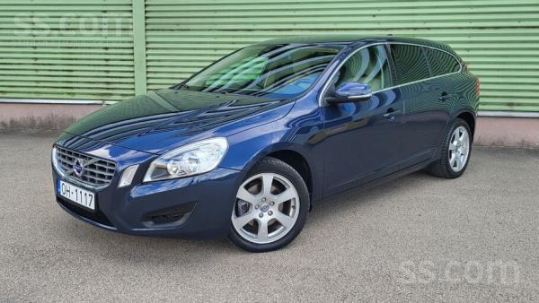 Zils Volvo V60 2012 Rīga, ar dzinēja tilpumu 2.00 L un nobraukumu 261 tūkst. km par 7900 €, foto 3 vietnē AUTOMOTO.COM.LV