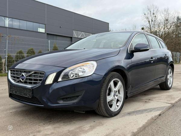Blue Volvo V60 2012 in Kaunas, with an engine capacity of 1.56 L and mileage of 236 thousand km for 4200 €, photo 1 on AUTOMOTO.COM.LV