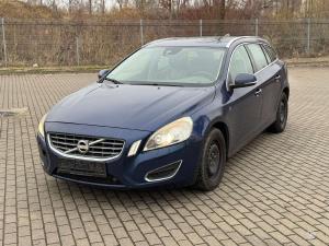 Zils Volvo V60 2012 Marijampole, ar dzinēja tilpumu 1.98 L un nobraukumu 277 tūkst. km par 3350 €, foto  vietnē AUTOMOTO.COM.LV