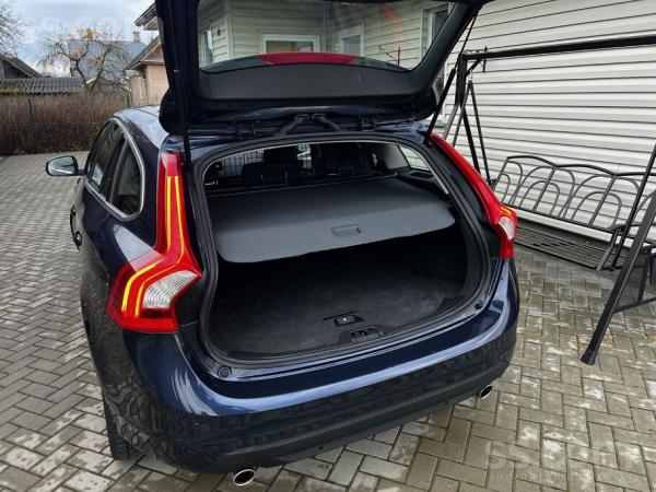 Zils Volvo V60 2012 Ludza, ar dzinēja tilpumu 2.40 L un nobraukumu 0 tūkst. km par 6100 €, foto 5 vietnē AUTOMOTO.COM.LV