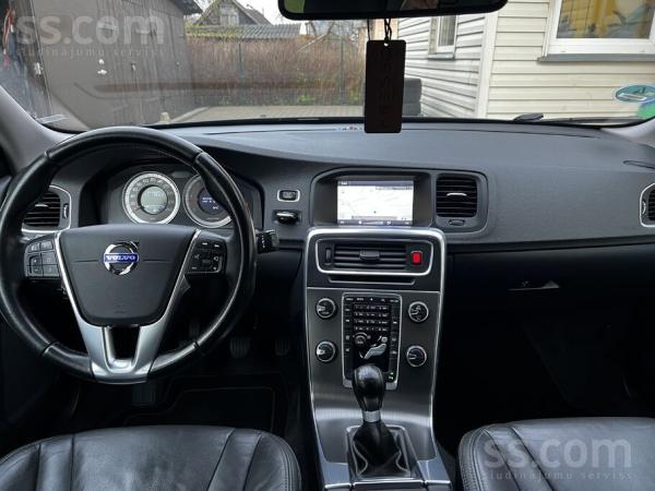 Zils Volvo V60 2012 Ludza, ar dzinēja tilpumu 2.40 L un nobraukumu 0 tūkst. km par 6100 €, foto 7 vietnē AUTOMOTO.COM.LV