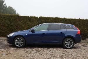 Blue Volvo V60 2012 in Alytus, with an engine capacity of 2.00 L and mileage of 279 thousand km for 6600 €, photo 7 on AUTOMOTO.COM.LV