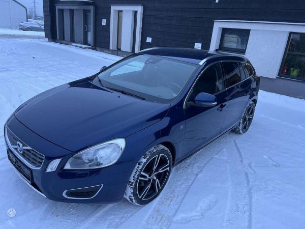 Zils Volvo V60 2012 Kauņa, ar dzinēja tilpumu 1.98 L un nobraukumu 280 tūkst. km par 6590 €, foto 3 vietnē AUTOMOTO.COM.LV