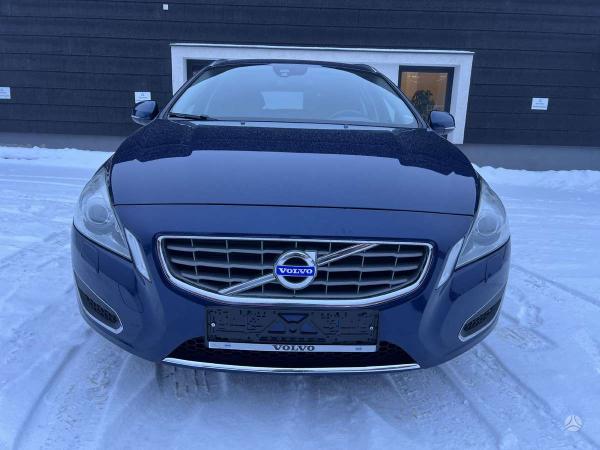 Zils Volvo V60 2012 Kauņa, ar dzinēja tilpumu 1.98 L un nobraukumu 280 tūkst. km par 6590 €, foto 4 vietnē AUTOMOTO.COM.LV