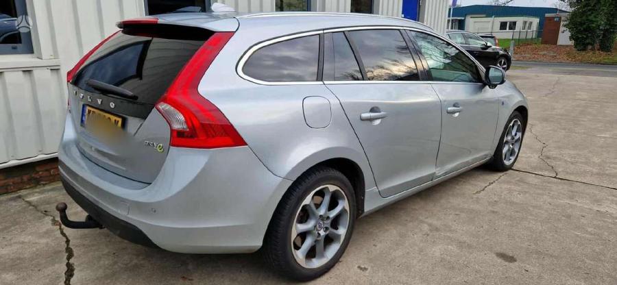Blue Volvo V60 2012 in Marijampole, with an engine capacity of 1.56 L and mileage of 301 thousand km for 5350 €, photo 12 on AUTOMOTO.COM.LV