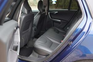 Blue Volvo V60 2012 in Alytus, with an engine capacity of 2.00 L and mileage of 279 thousand km for 6600 €, photo 12 on AUTOMOTO.COM.LV
