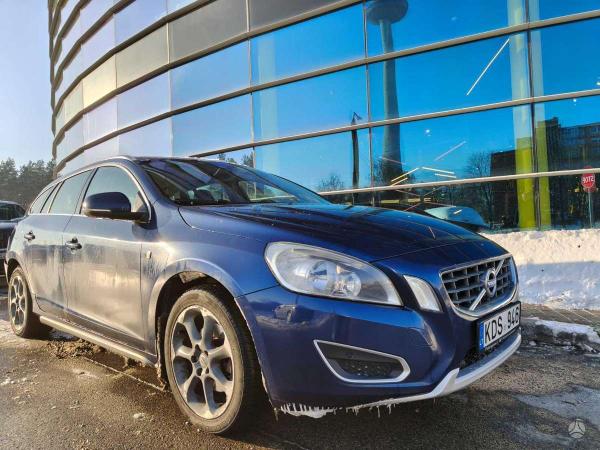 Blue Volvo V60 2012 in Vilnius, with an engine capacity of 1.98 L and mileage of 302 thousand km for 3400 €, photo 1 on AUTOMOTO.COM.LV