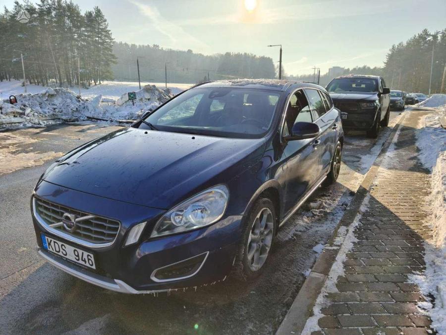 Blue Volvo V60 2012 in Vilnius, with an engine capacity of 1.98 L and mileage of 302 thousand km for 3400 €, photo 21 on AUTOMOTO.COM.LV