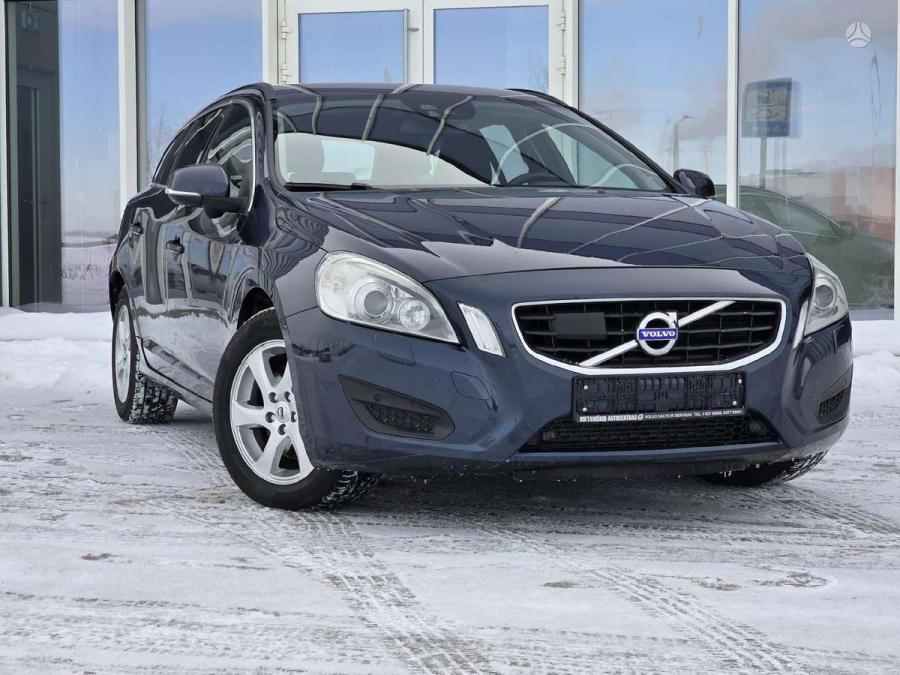 Blue Volvo V60 2012 in Vilnius, with an engine capacity of 1.98 L and mileage of 306 thousand km for 6400 €, photo 2 on AUTOMOTO.COM.LV