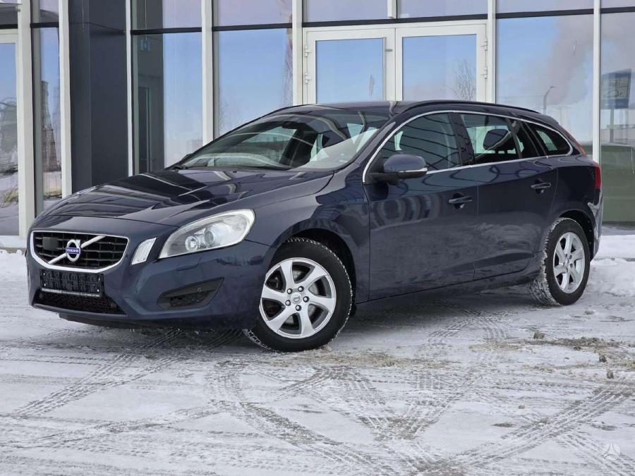Blue Volvo V60 2012 in Vilnius, with an engine capacity of 1.98 L and mileage of 306 thousand km for 6400 €, photo 3 on AUTOMOTO.COM.LV