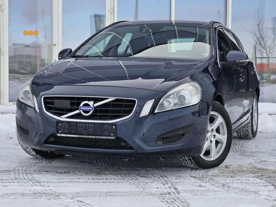 Blue Volvo V60 2012 in Vilnius, with an engine capacity of 1.98 L and mileage of 306 thousand km for 6400 €, photo 4 on AUTOMOTO.COM.LV