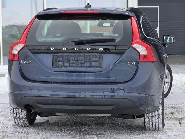 Zils Volvo V60 2012 Viļņa, ar dzinēja tilpumu 1.98 L un nobraukumu 306 tūkst. km par 6400 €, foto 6 vietnē AUTOMOTO.COM.LV