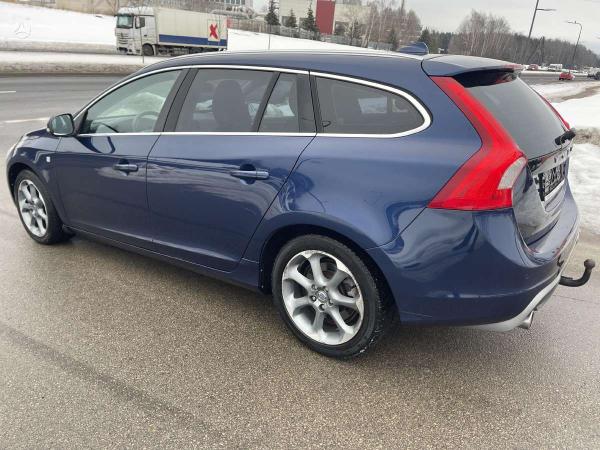 Zils Volvo V60 2012 Kauņa, ar dzinēja tilpumu 1.98 L un nobraukumu 278 tūkst. km par 5650 €, foto 9 vietnē AUTOMOTO.COM.LV