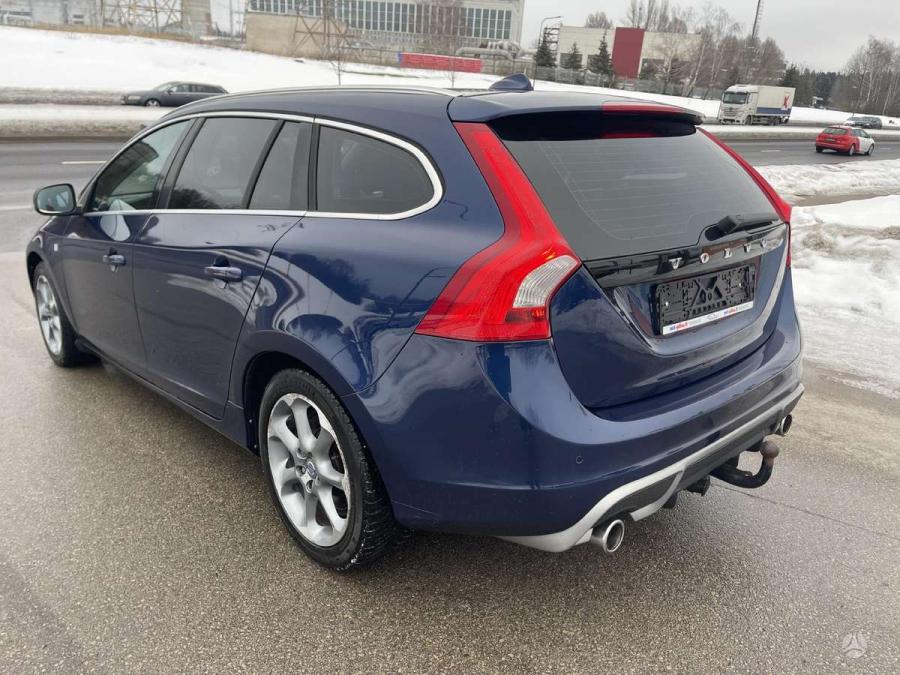 Zils Volvo V60 2012 Kauņa, ar dzinēja tilpumu 1.98 L un nobraukumu 278 tūkst. km par 5650 €, foto 11 vietnē AUTOMOTO.COM.LV