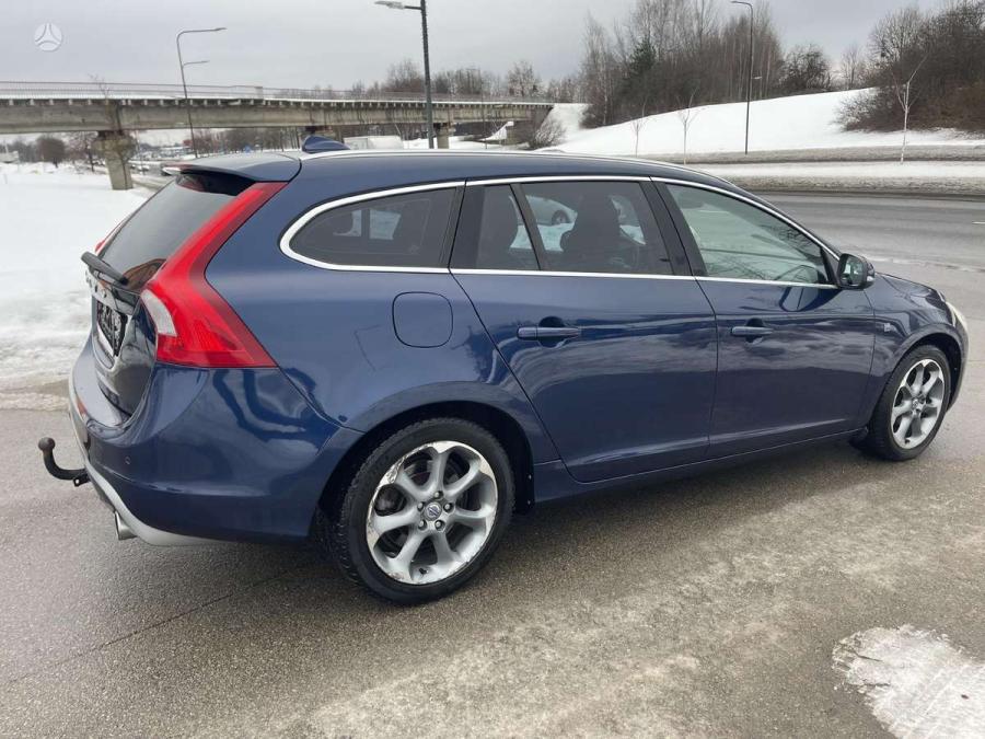 Zils Volvo V60 2012 Kauņa, ar dzinēja tilpumu 1.98 L un nobraukumu 278 tūkst. km par 5650 €, foto 15 vietnē AUTOMOTO.COM.LV