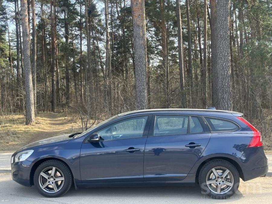 Zils Volvo V60 2012 Valmiera, ar dzinēja tilpumu 1.60 L un nobraukumu 0 tūkst. km par 6800 €, foto 5 vietnē AUTOMOTO.COM.LV