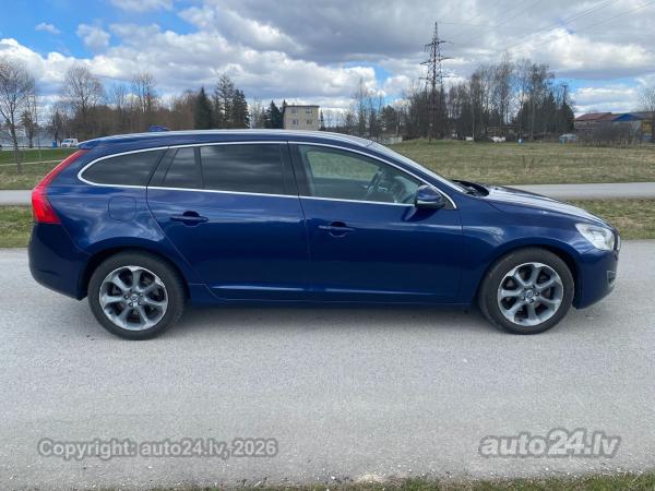 Blue Volvo V60 2012 in Paide, with an engine capacity of 2.00 L and mileage of 336 thousand km for 6390 €, photo 6 on AUTOMOTO.COM.LV