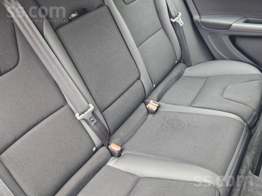 Blue Volvo V60 2012 in Jekabpils, with an engine capacity of 2.00 L and mileage of 300 thousand km for 6590 €, photo 15 on AUTOMOTO.COM.LV