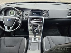 Blue Volvo V60 2012 in Jekabpils, with an engine capacity of 2.00 L and mileage of 300 thousand km for 6590 €, photo 16 on AUTOMOTO.COM.LV