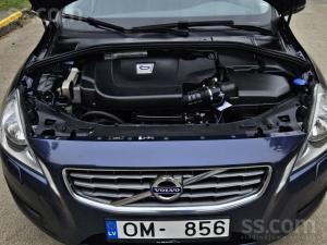 Blue Volvo V60 2012 in Jekabpils, with an engine capacity of 2.00 L and mileage of 300 thousand km for 6590 €, photo 22 on AUTOMOTO.COM.LV