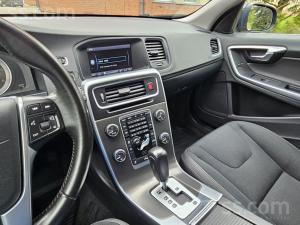 Blue Volvo V60 2012 in Jekabpils, with an engine capacity of 2.00 L and mileage of 300 thousand km for 6590 €, photo 25 on AUTOMOTO.COM.LV