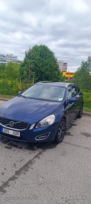 Синий Вольво B60 2012 в Таллин, объемом двигателя 2.40 л и пробегом 273 тыс. км за 8500 €, фото  на AUTOMOTO.COM.LV