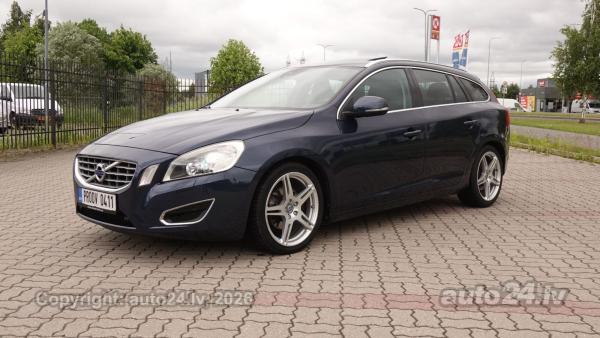 Zils Volvo V60 2012 Tartu, ar dzinēja tilpumu 2.00 L un nobraukumu 207 tūkst. km par 8490 €, foto 1 vietnē AUTOMOTO.COM.LV