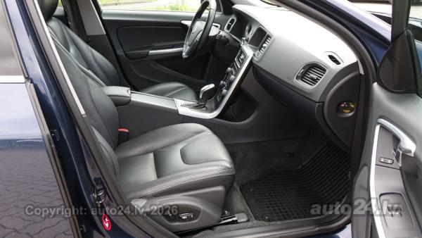 Zils Volvo V60 2012 Tartu, ar dzinēja tilpumu 2.00 L un nobraukumu 207 tūkst. km par 8490 €, foto 3 vietnē AUTOMOTO.COM.LV