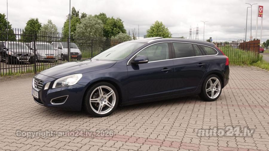 Blue Volvo V60 2012 in Tartu, with an engine capacity of 2.00 L and mileage of 207 thousand km for 8490 €, photo 7 on AUTOMOTO.COM.LV