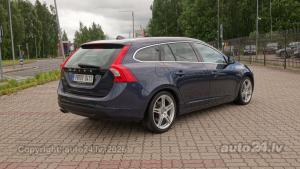 Blue Volvo V60 2012 in Tartu, with an engine capacity of 2.00 L and mileage of 207 thousand km for 8490 €, photo 9 on AUTOMOTO.COM.LV